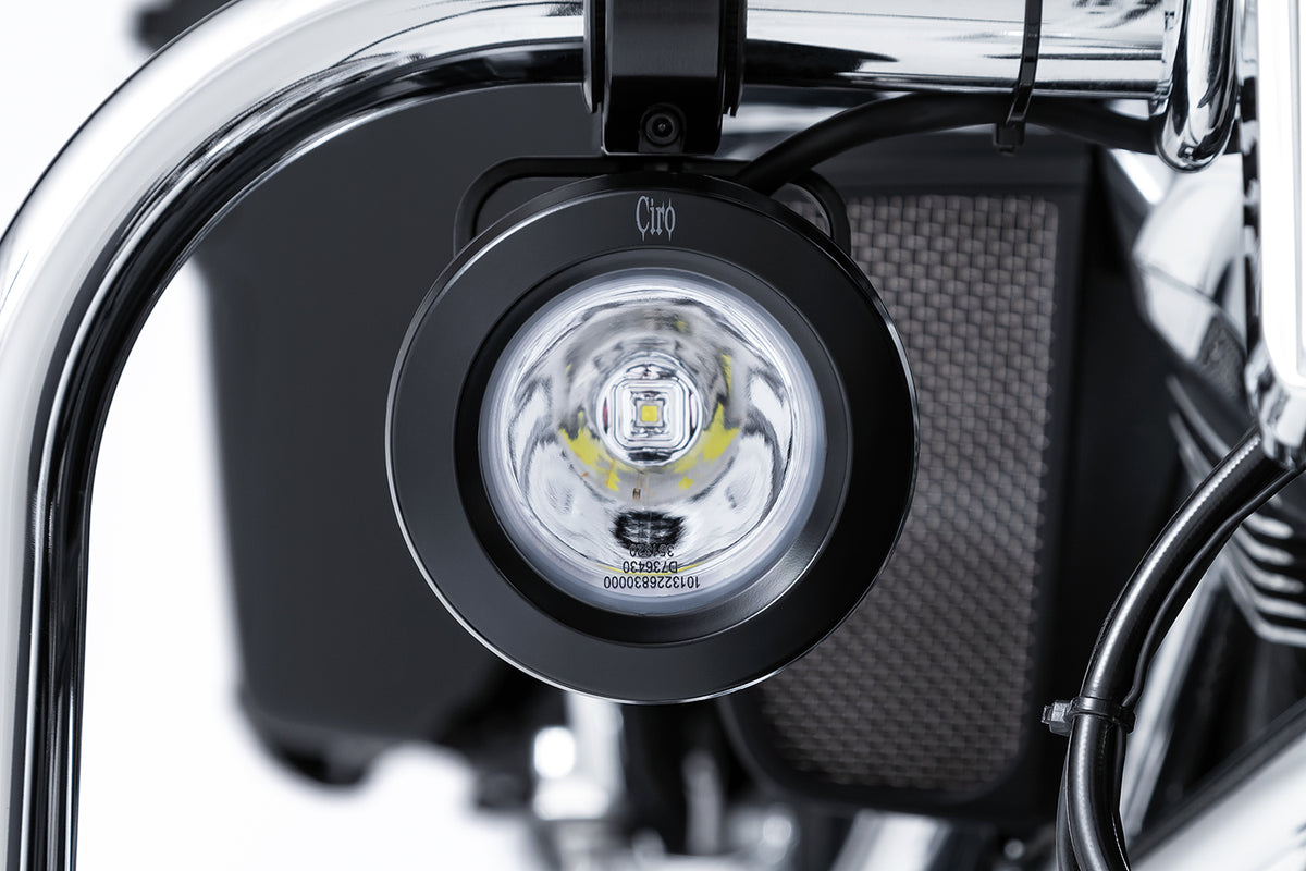 Headlights FLTR – Ciro