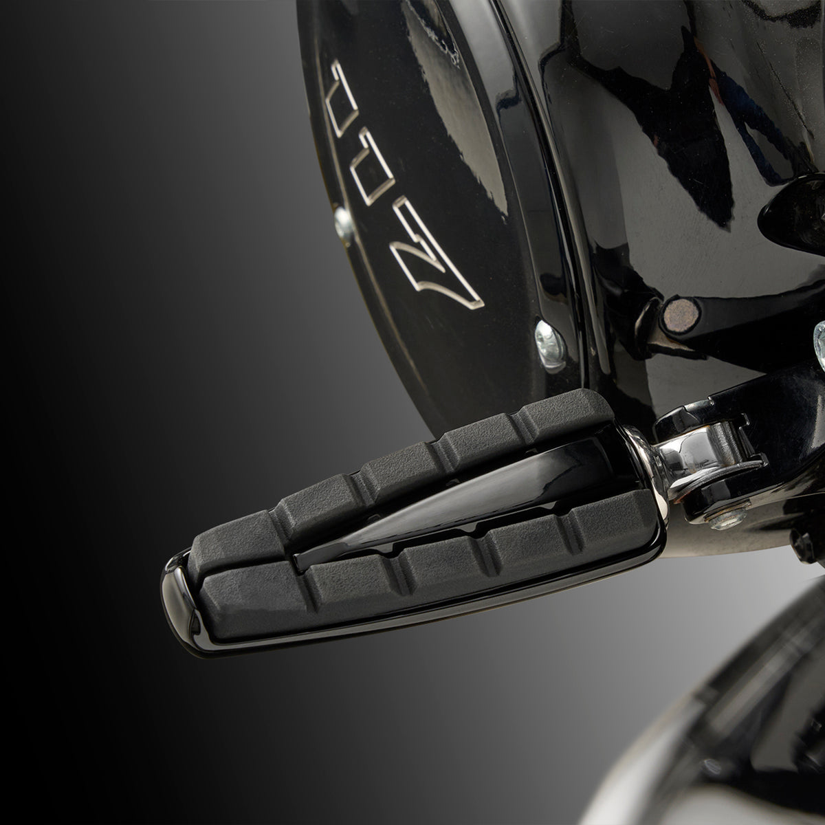 Chicane Footpegs | Ciro | Harley-Davidson